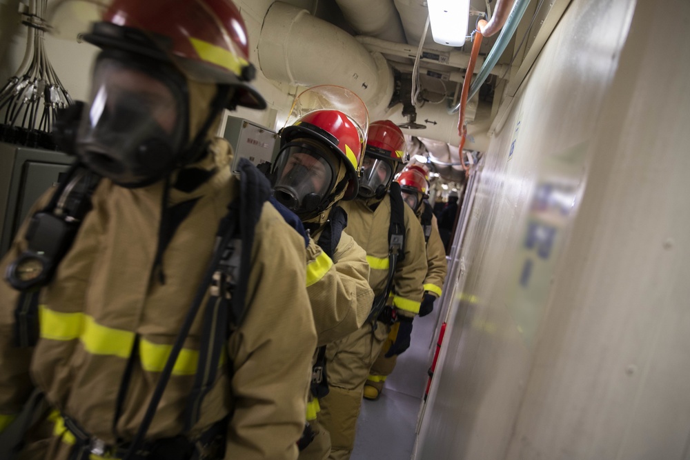 DVIDS - Images - Damage control drill [Image 12 of 14]