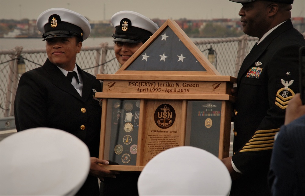 DVIDS - Images - Retirement Ceremony [Image 30 of 31]