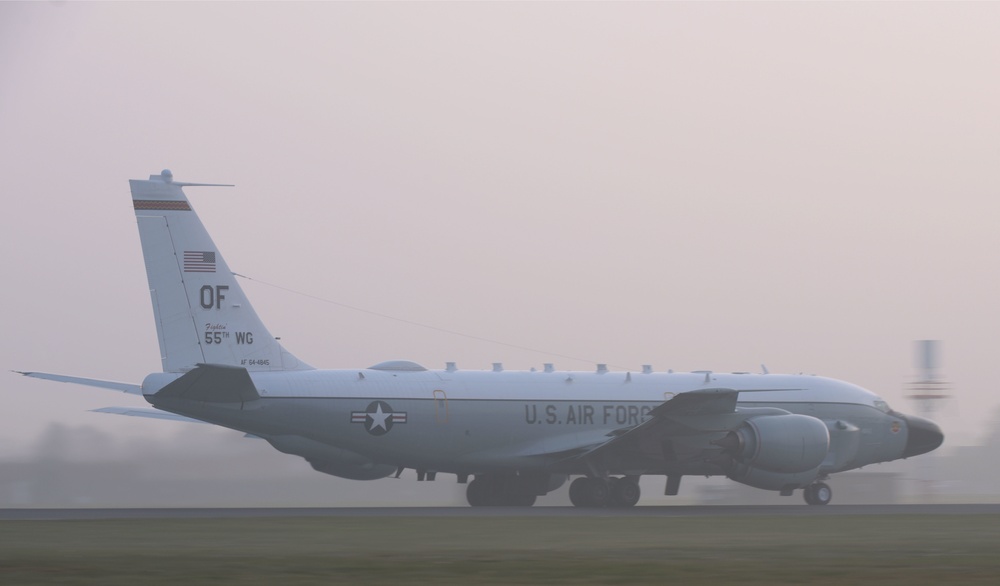 DVIDS Images RC 135 Takes Off Image 2 Of 2 