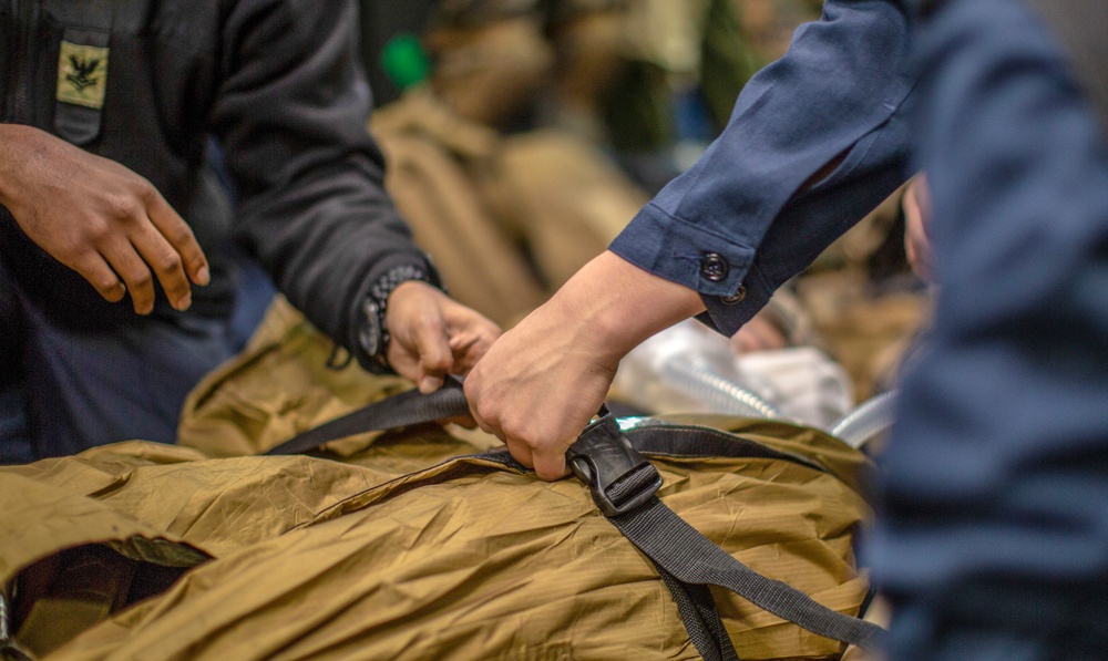 DVIDS - Images - 11th MEU CASEVAC Drill [Image 2 of 3]