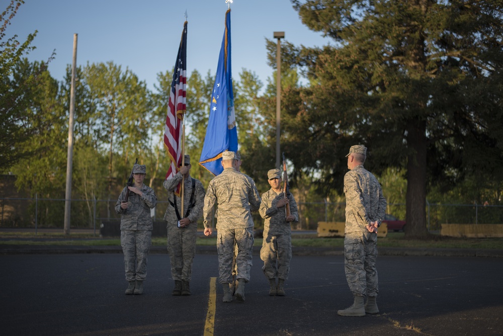 DVIDS - Images - ORANG Commander visits the Portland Air National Guard ...