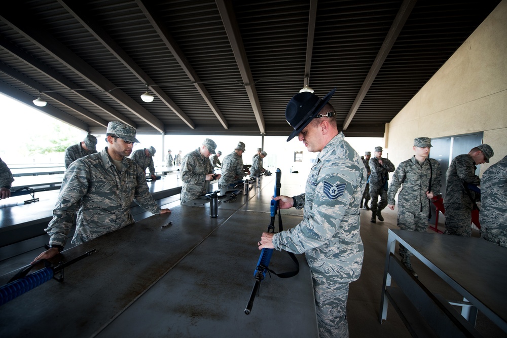 DVIDS - Images - 331TRS: Weapon Familiarization Training [Image 7 of 24]