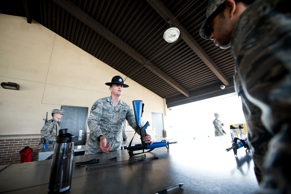DVIDS - Images - 331TRS: Weapon Familiarization Training [Image 14 of 24]