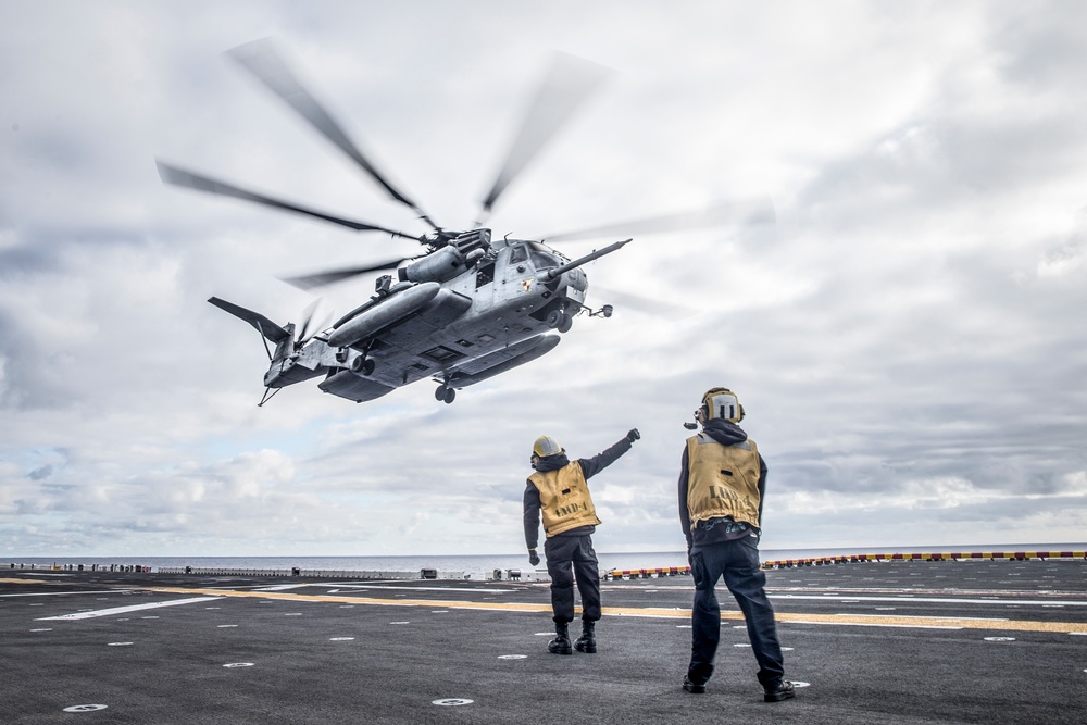 DVIDS - Images - USS Boxer Flight Operations [Image 3 of 4]