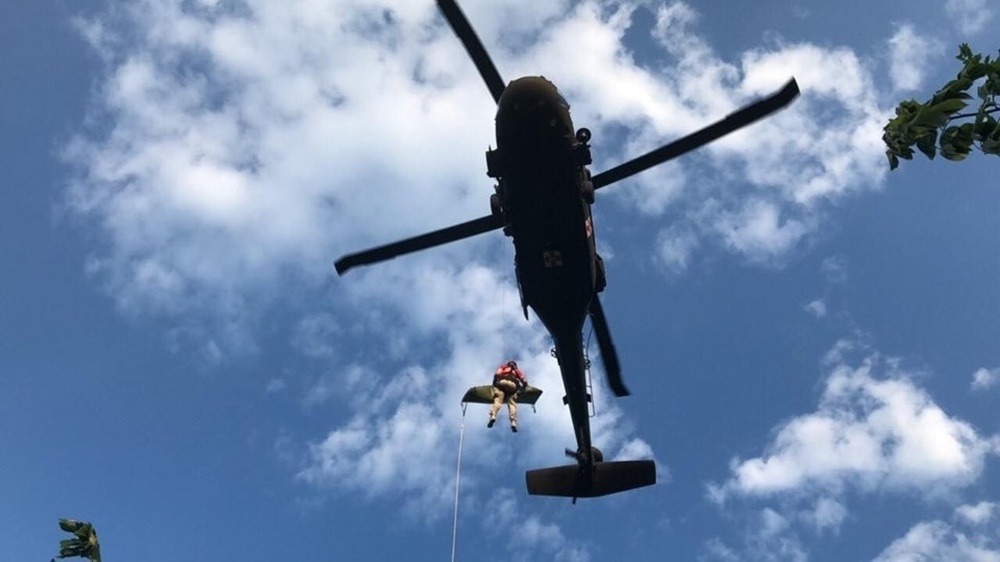 DVIDS - News - Kentucky MEDEVAC assists in local hoist rescue