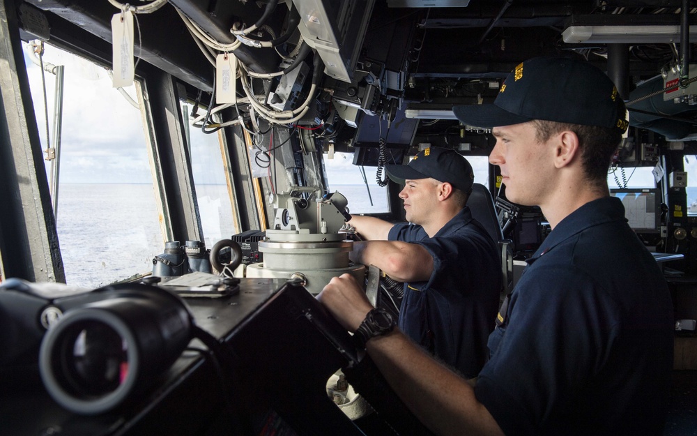 DVIDS - Images - USS Curtis Wilbur Bridge Team [Image 3 of 5]