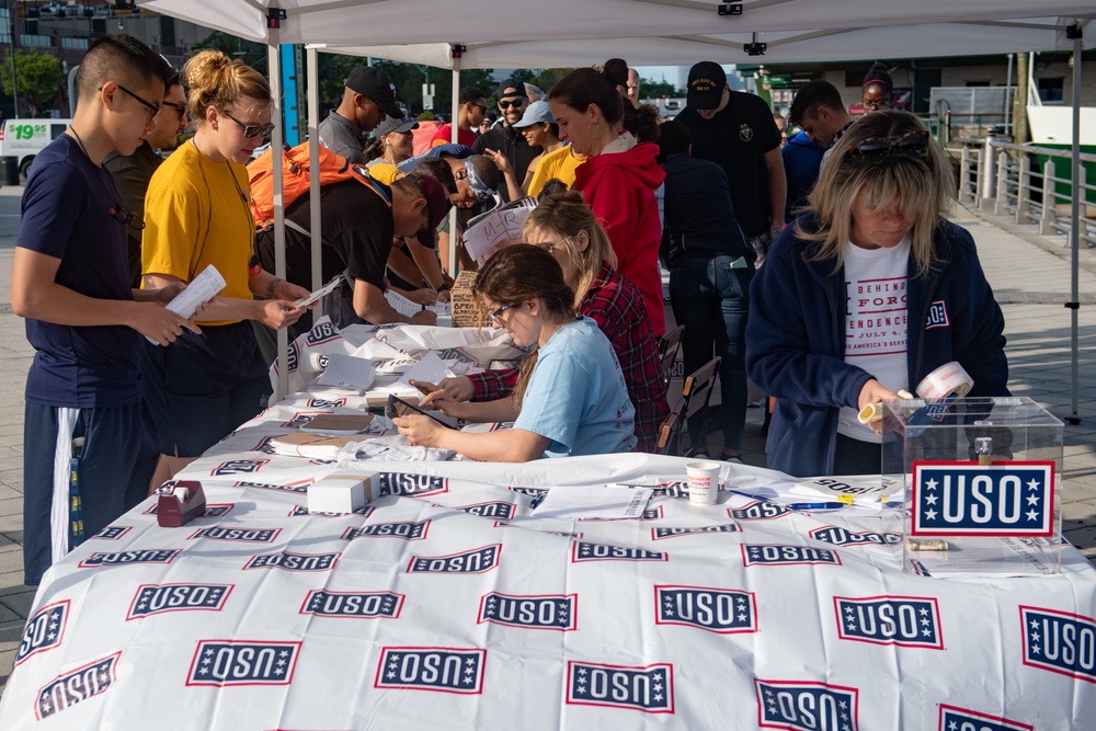 DVIDS - Images - USO Fleet Week 5k [Image 1 of 6]