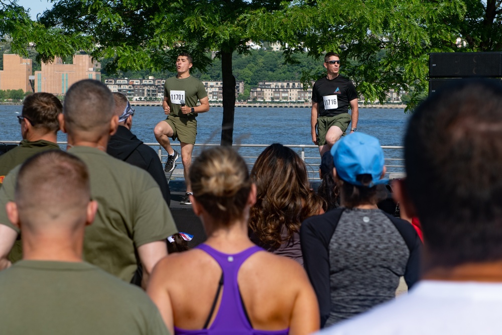 DVIDS - Images - USO Fleet Week 5k [Image 3 of 6]