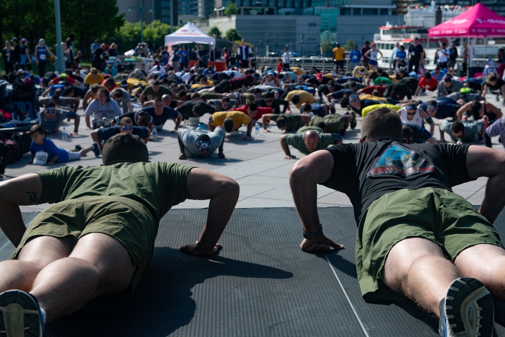 DVIDS - Images - USO Fleet Week 5k [Image 5 of 6]