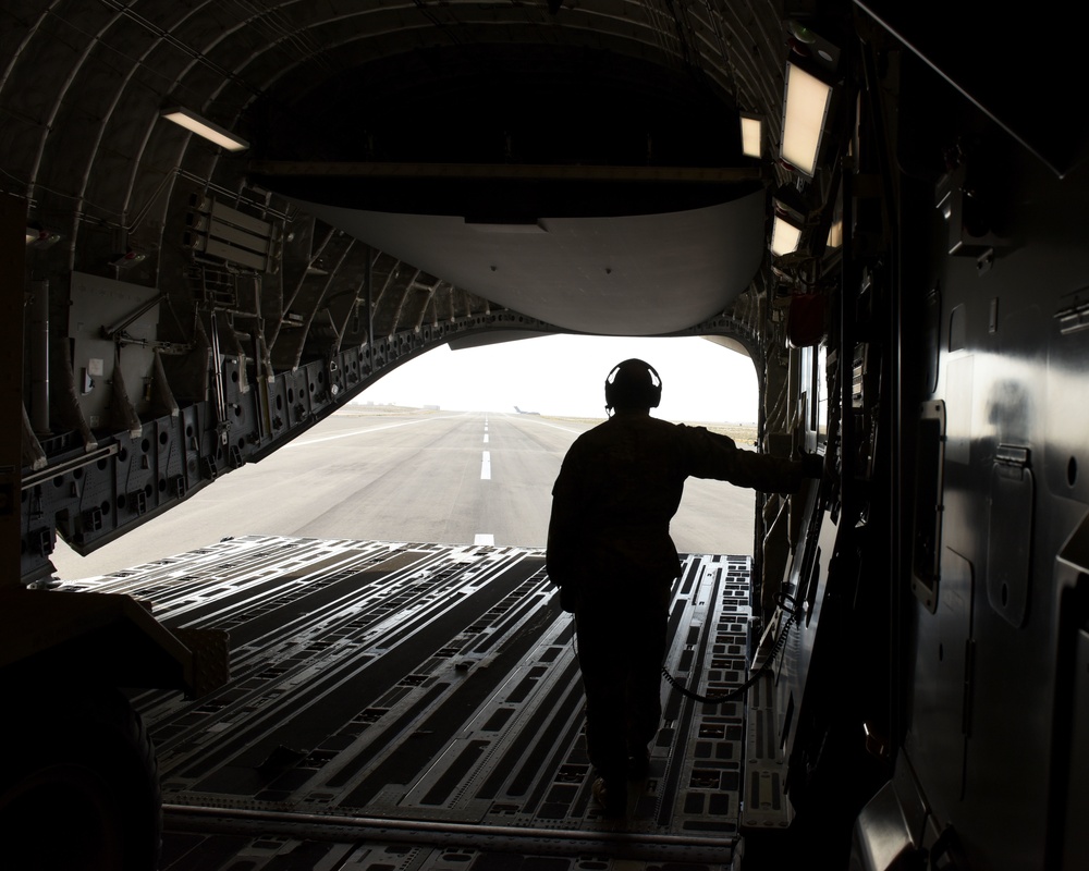 DVIDS - News - Projecting American power: Team Travis delivers airlift ...
