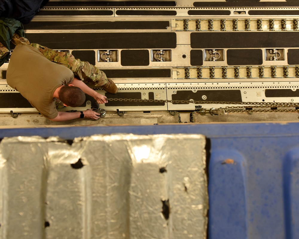 DVIDS - News - Projecting American power: Team Travis delivers airlift ...