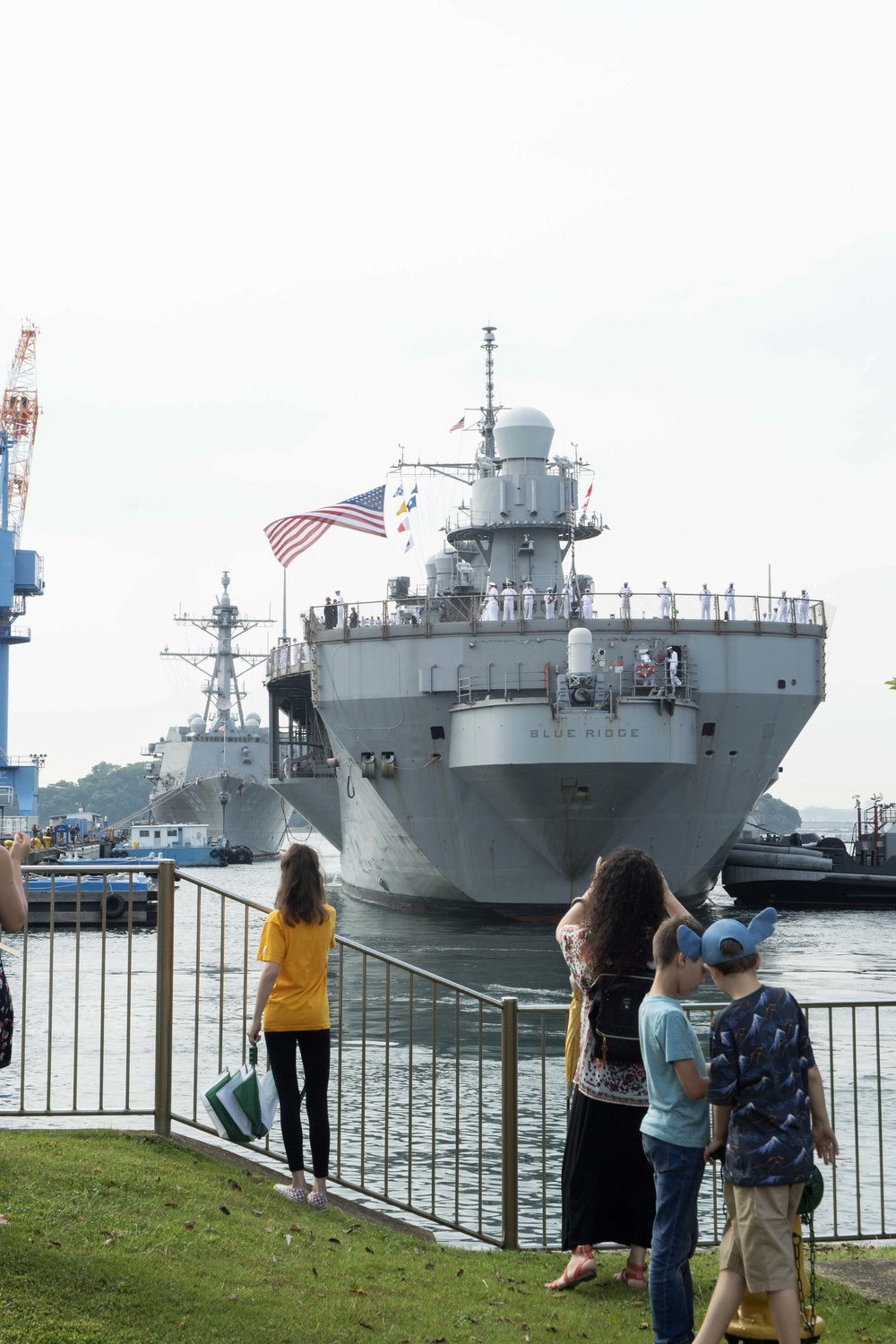 DVIDS - Images - Blue Ridge/C7F Team Returns to Yokosuka [Image 2 of 2]
