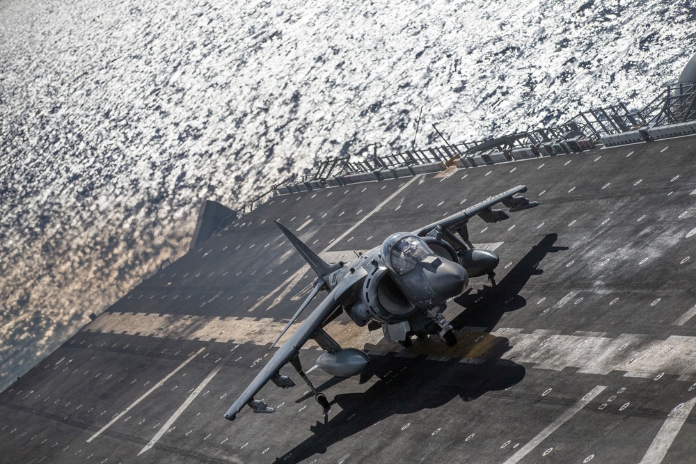 DVIDS - Images - USS Boxer Flight Operations [Image 9 of 10]