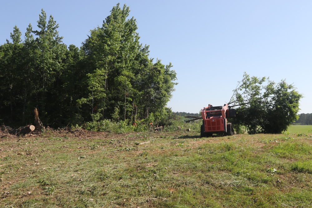 DVIDS - Images - Clearing a path [Image 4 of 5]