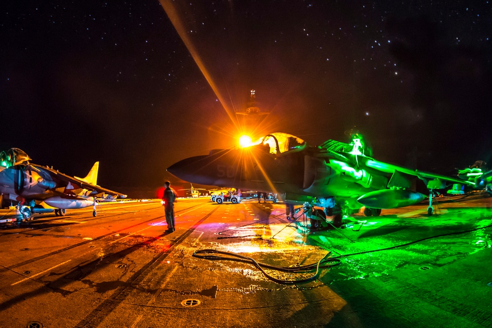 DVIDS - Images - USS Boxer Night Flight Operations [Image 4 of 7]