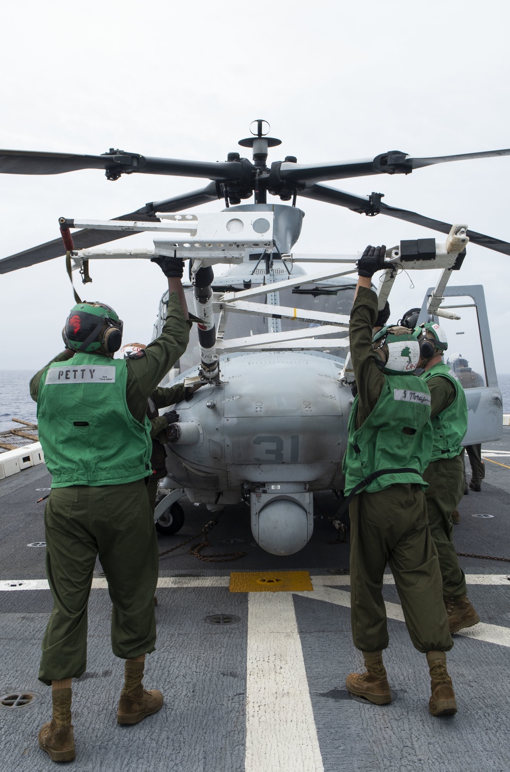DVIDS - Images - USS Green Bay (LPD 20) Flight Operations [Image 1 of 5]