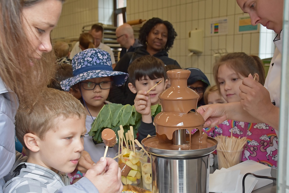 DVIDS - News - Farm life: Hainerberg first-graders visit organic farm