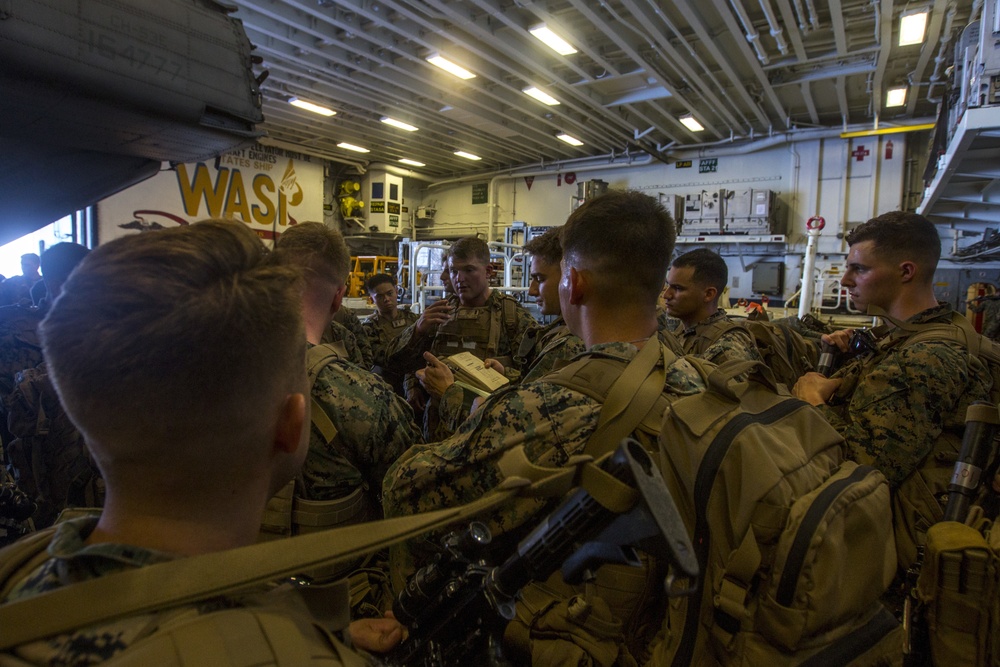 DVIDS - Images - 31st MEU Marines conduct Tactical Recovery of Aircraft ...