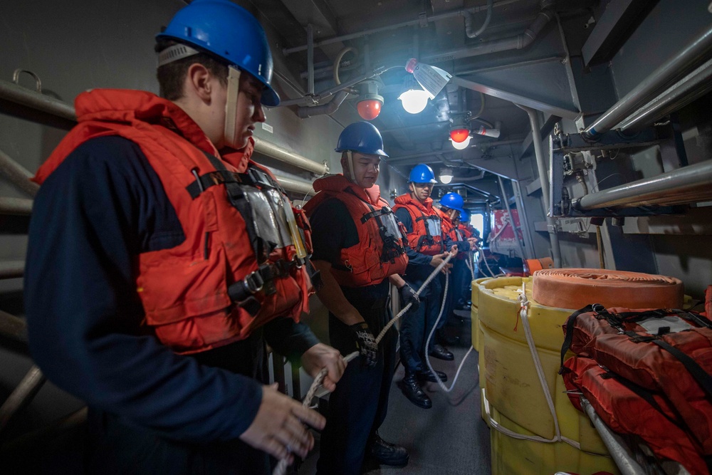 DVIDS - Images - USS McCampbell conducts replenishment-at-sea [Image 3 ...