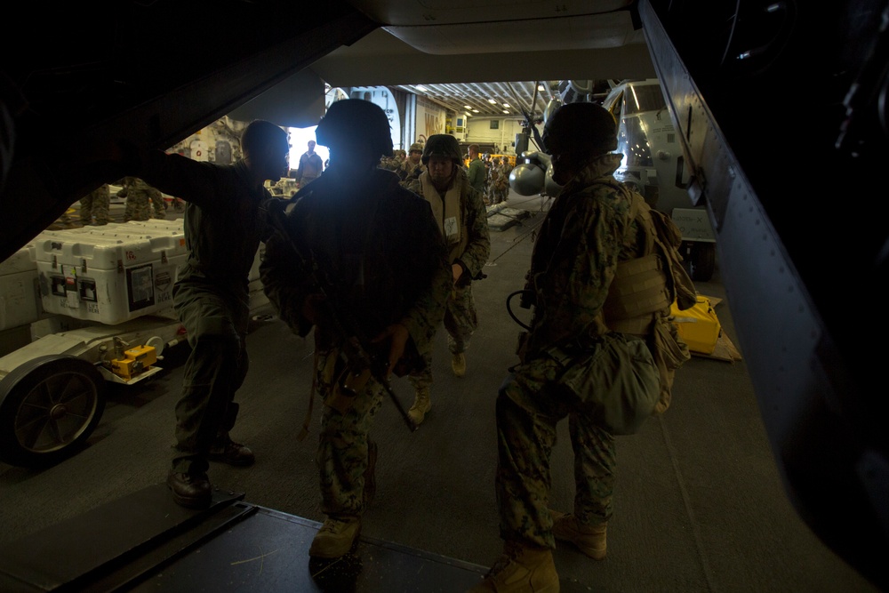 DVIDS - Images - 31st MEU Marines conduct Tactical Recovery of Aircraft ...