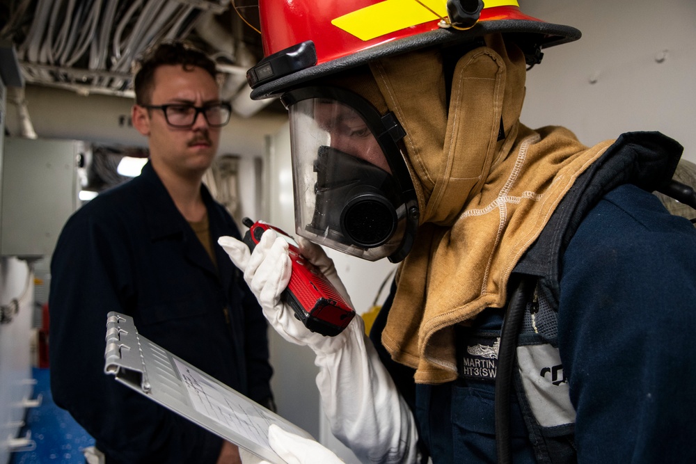DVIDS - Images - USS Green Bay (LPD 20) Damage Control Training Team ...
