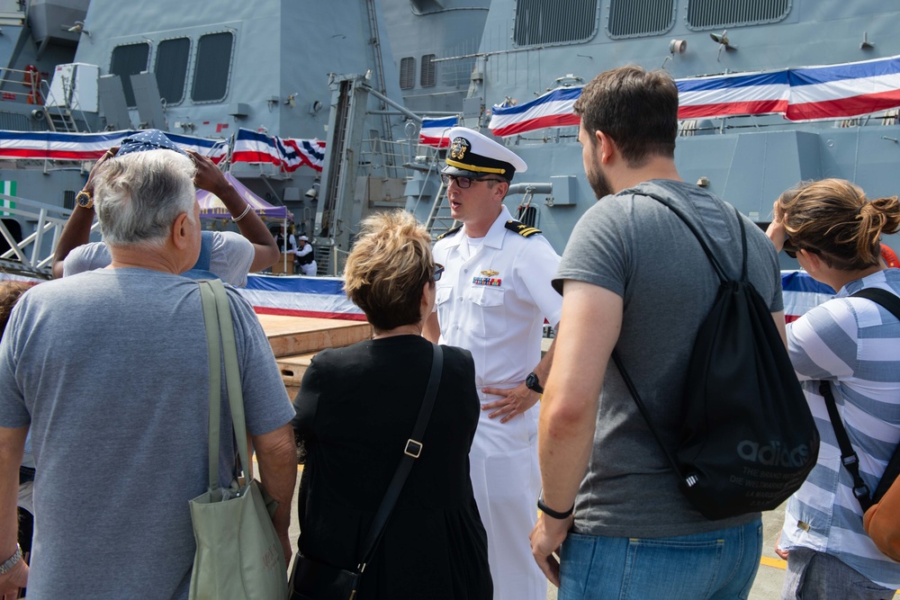 DVIDS - Images - USS Spruance Hosts Public Ship Tours During Seattle Fleet Week [Image 1 of 6]