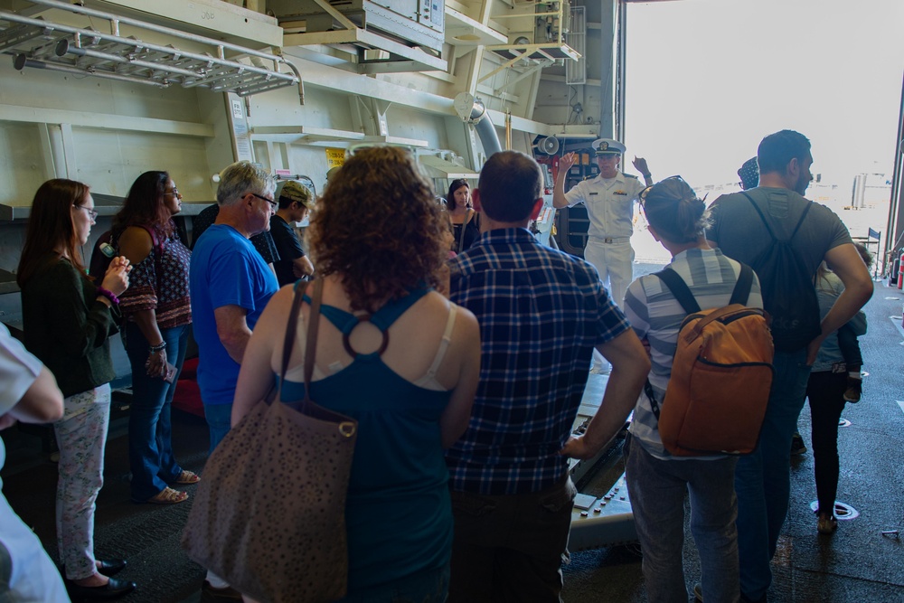 DVIDS - Images - USS Spruance Hosts Public Ship Tours During Seattle Fleet Week [Image 5 of 6]