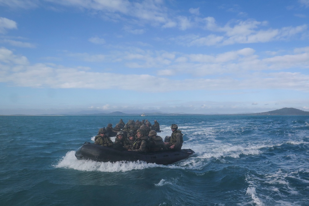 DVIDS - Images - 31st MEU Marines execute boat raid exercise on Stone ...