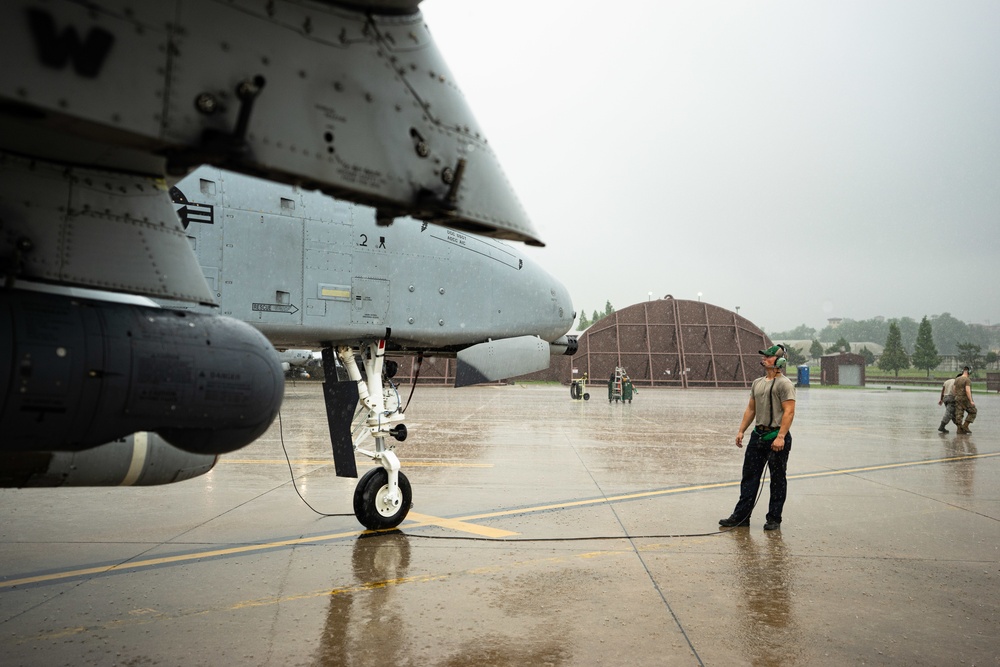 DVIDS - Images - Crew chief safety "bump cap" trial [Image 6 of 8]