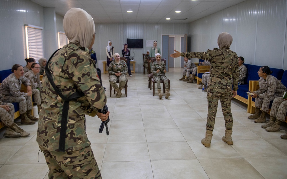 DVIDS - Images - 11TH MEU FET Conducts Training Engagement With Jordan ...