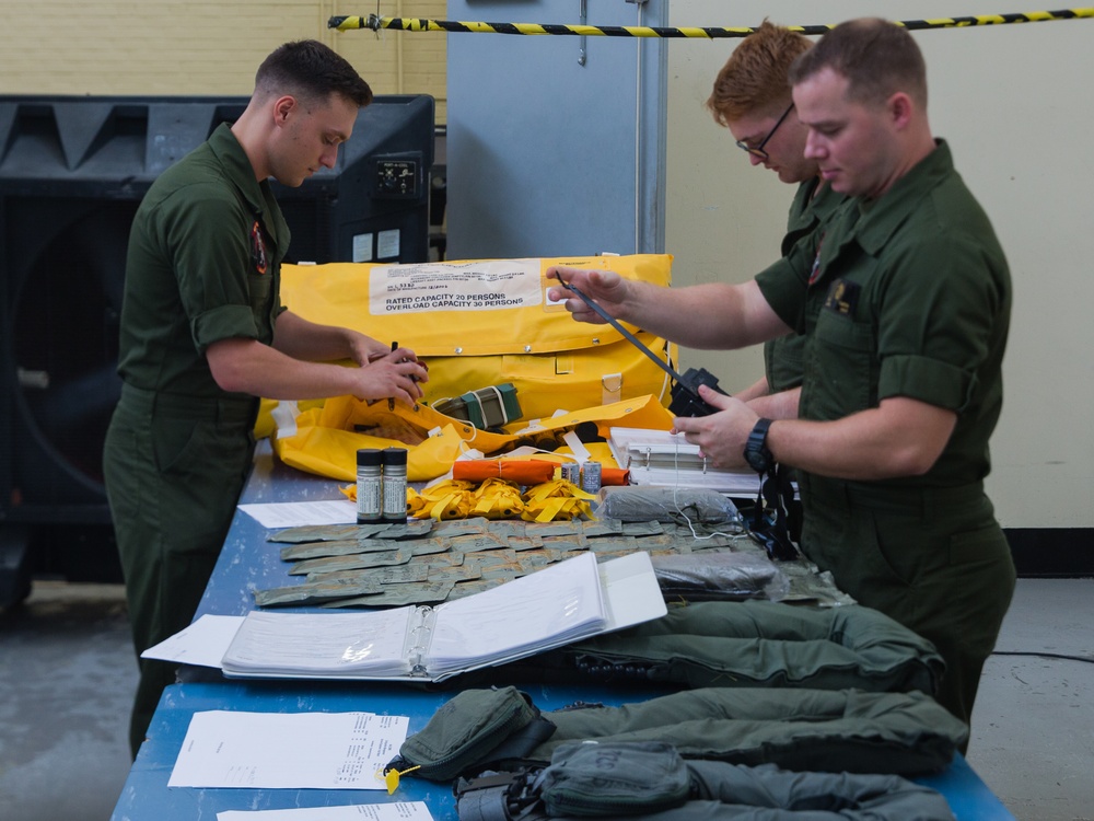 DVIDS - Images - MALS-14 flight equipment technicians [Image 1 of 5]