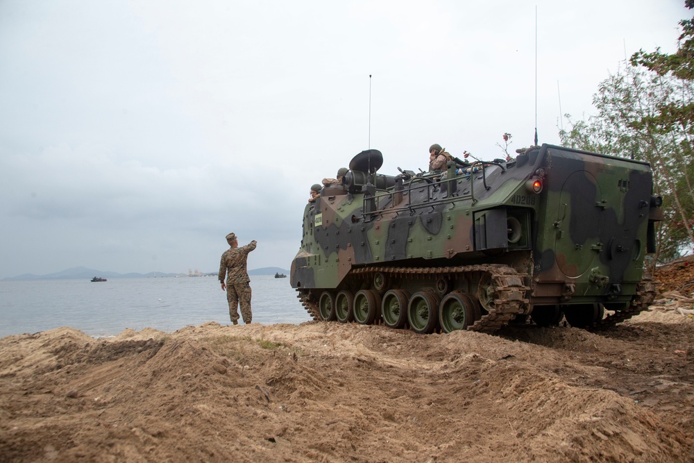 DVIDS - Images - Tampa Bay-based Marines conduct vehicle recovery ...