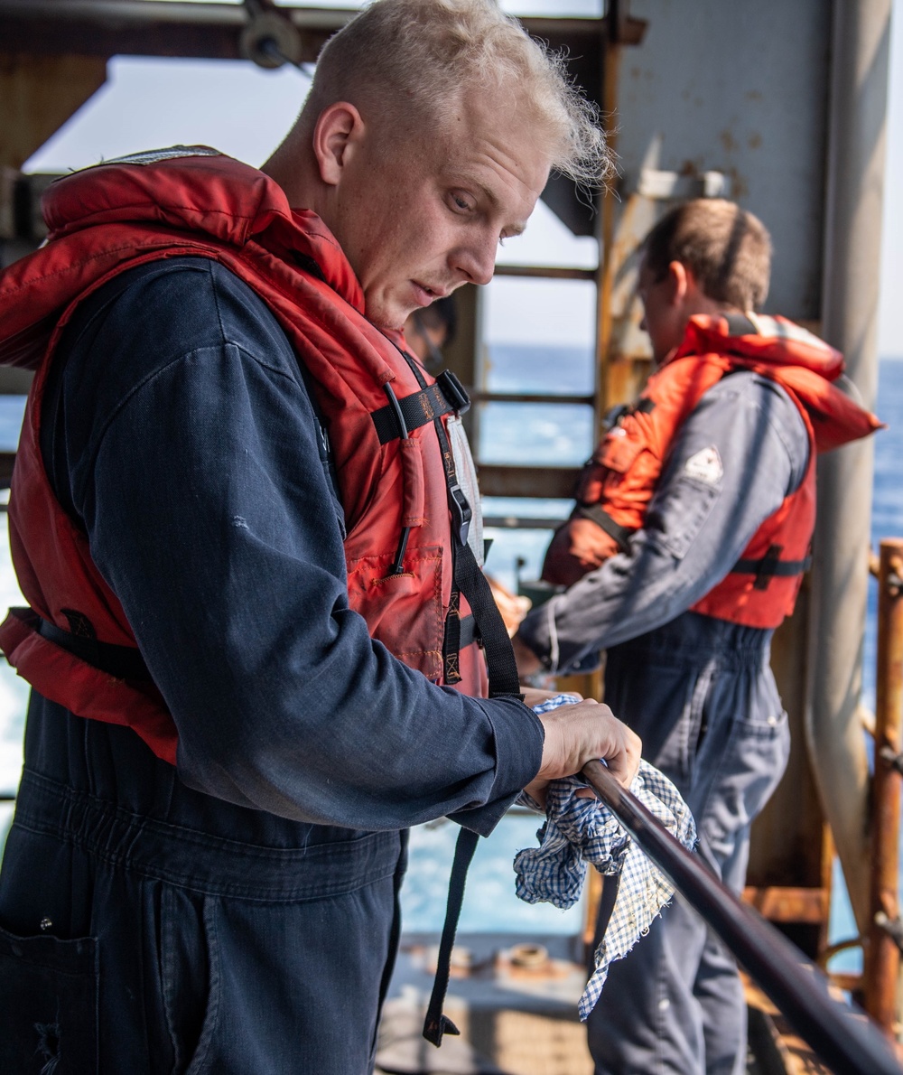 DVIDS - Images - USS Harpers Ferry Streams a Nixie Torpedo ...