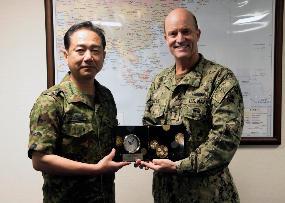 DVIDS - Images - Commander, U.S. 7th Fleet Vice Adm. Bill Merz meets ...