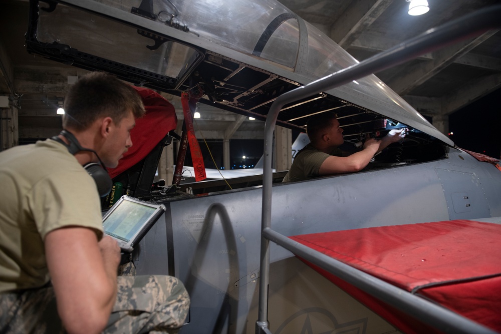 DVIDS - Images - 18th CMS keeps pilots ready for anything [Image 6 of 13]