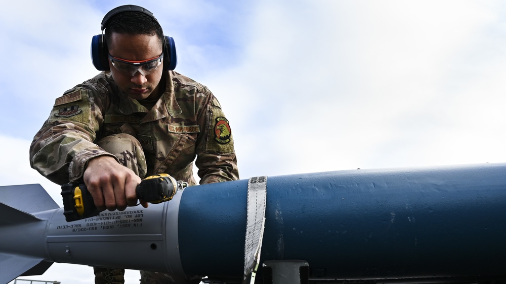 DVIDS - Images - 2nd Bomb Wing MUNS builds bombs for BTF 20-1 [Image 6 ...