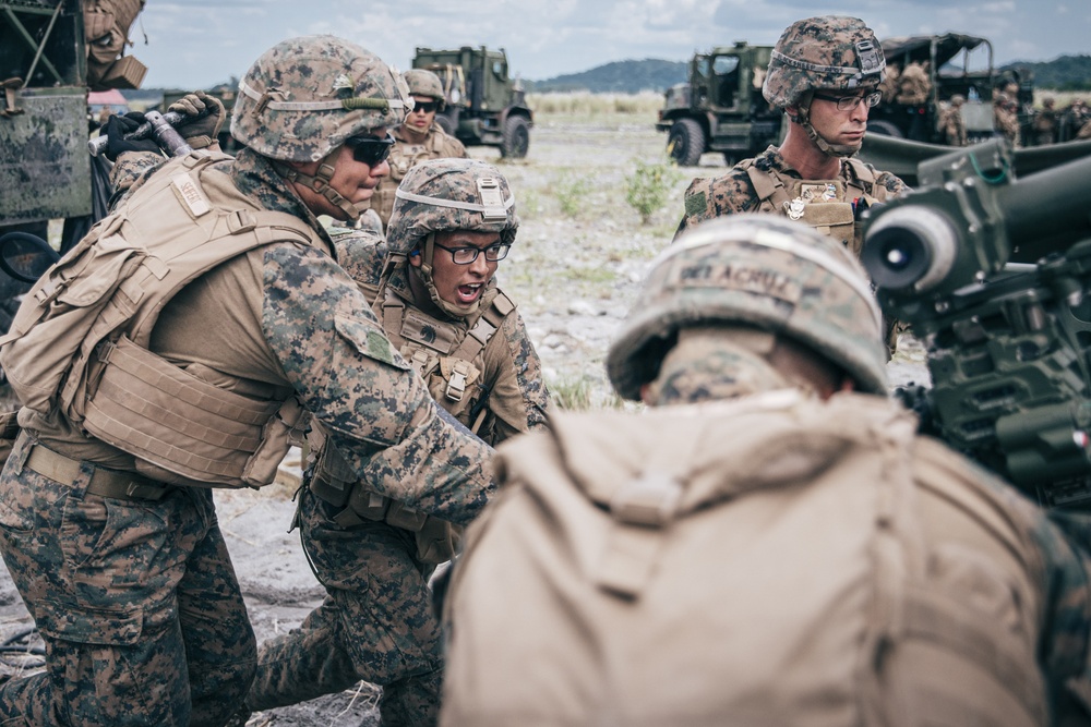 DVIDS - Images - 11th MEU Marines Fire Artillery at Exercise KAMANDAG 3 ...