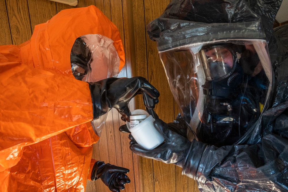 DVIDS - Images - 21st CST trains at JB MDL [Image 17 of 21]