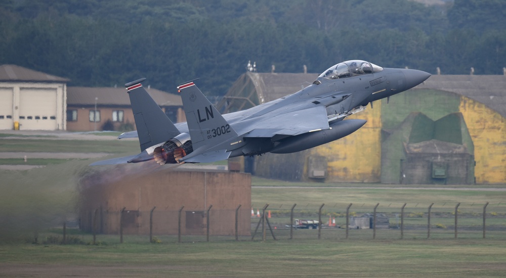 DVIDS - Images - Strike Eagles launch at Lakenheath [Image 4 of 6]