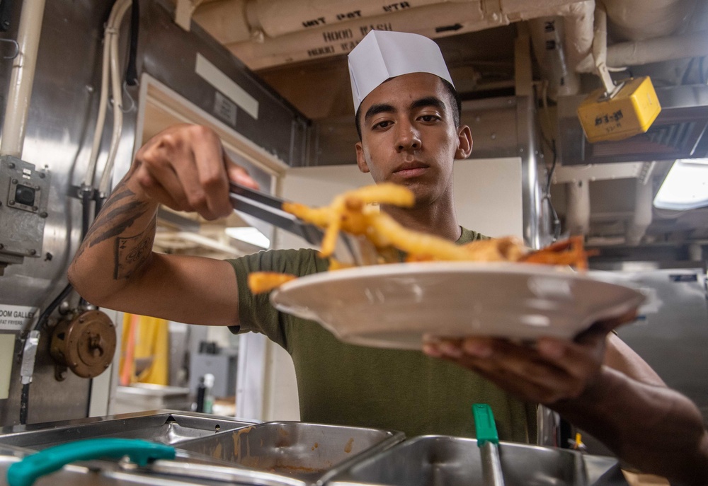 DVIDS - Images - Marines Cook Aboard USS Harpers Ferry [Image 3 of 5]