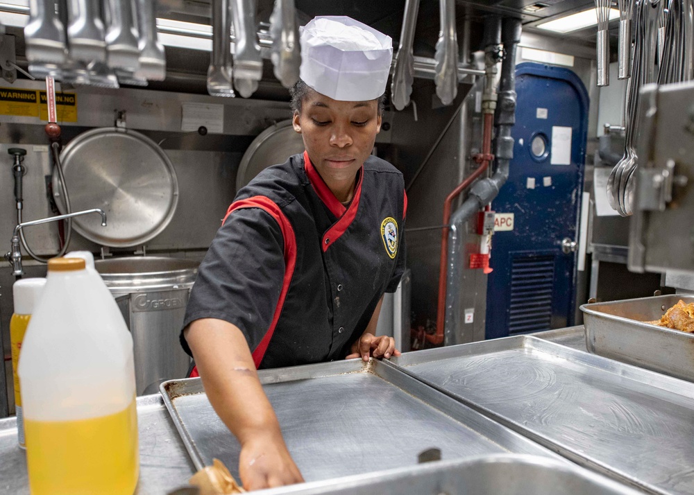DVIDS - Images - USS McCampbell Sailors prepare meals [Image 2 of 5]