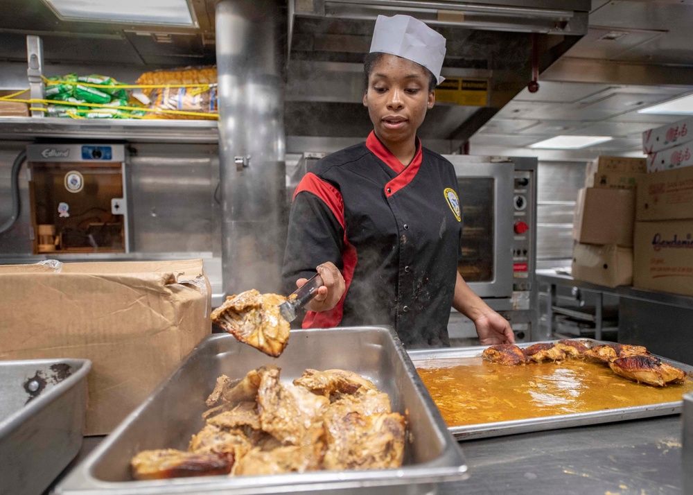 DVIDS - Images - USS McCampbell Sailors prepare meals [Image 5 of 5]