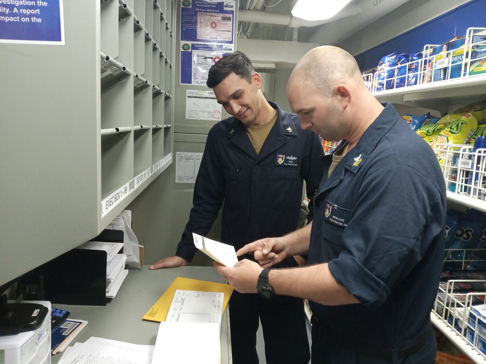 DVIDS - Images - Retail Services Specialist trains aboard USS Zumwalt