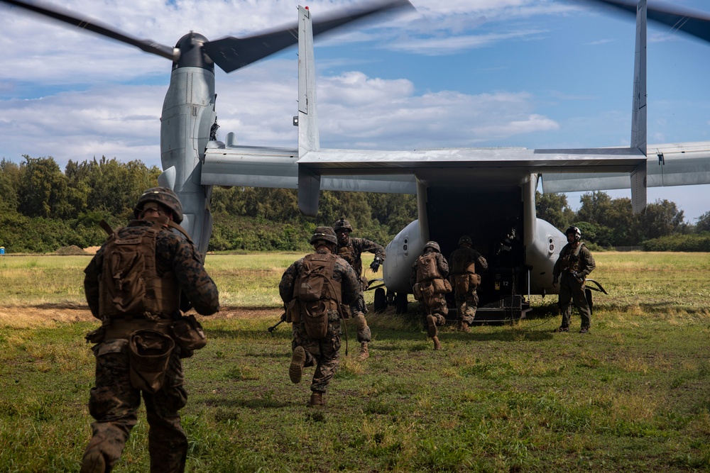 DVIDS - Images - CAC and VMM-268 conduct FEX at MCTAB [Image 6 of 10]