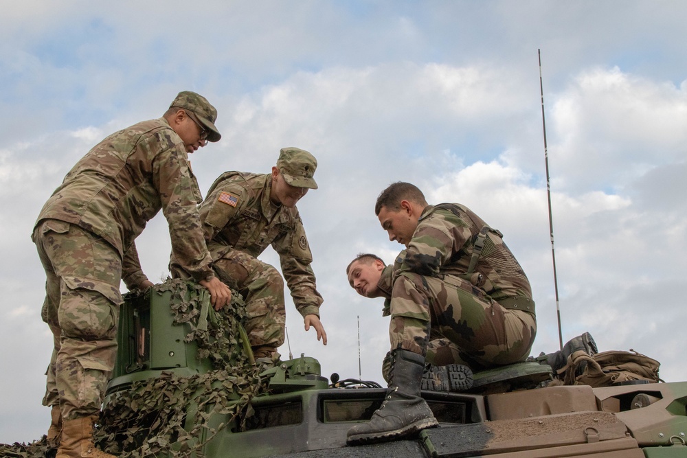 DVIDS - Images - 2CR Soldiers meet French unit partners