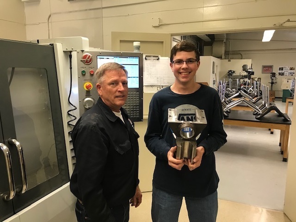 DVIDS - News - High School Student Lends a Hand to NSWC PHD