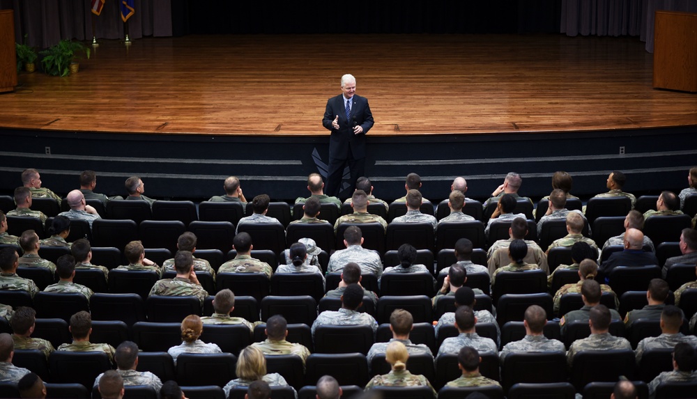 DVIDS - News - 14th CMSAF Murray reminds Airmen to look out for one another