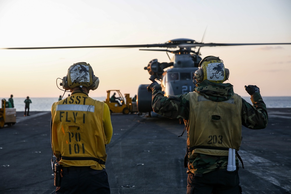 DVIDS - Images - Flight operations [Image 5 of 5]