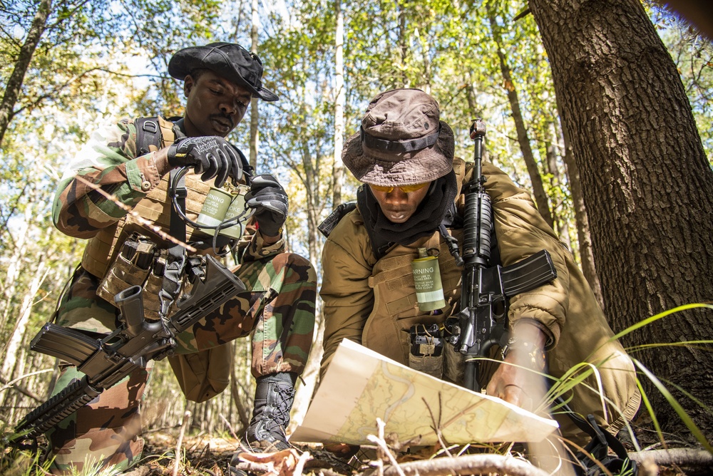 DVIDS - Images - NAVSCIATTS students demonstrate land nav and ...