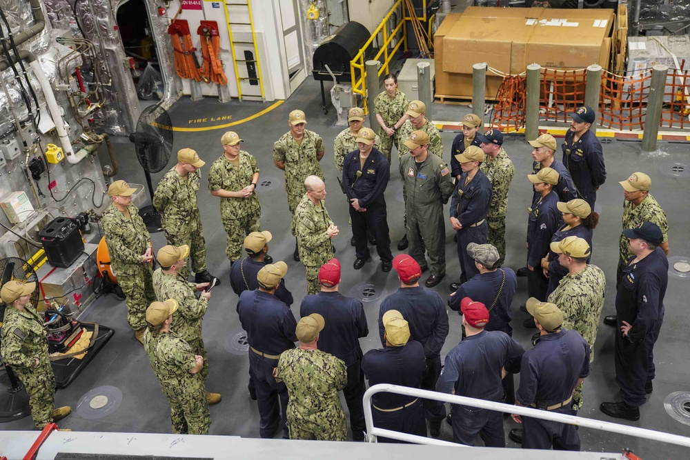 DVIDS - Images - C7F Visit to Singapore [Image 5 of 5]